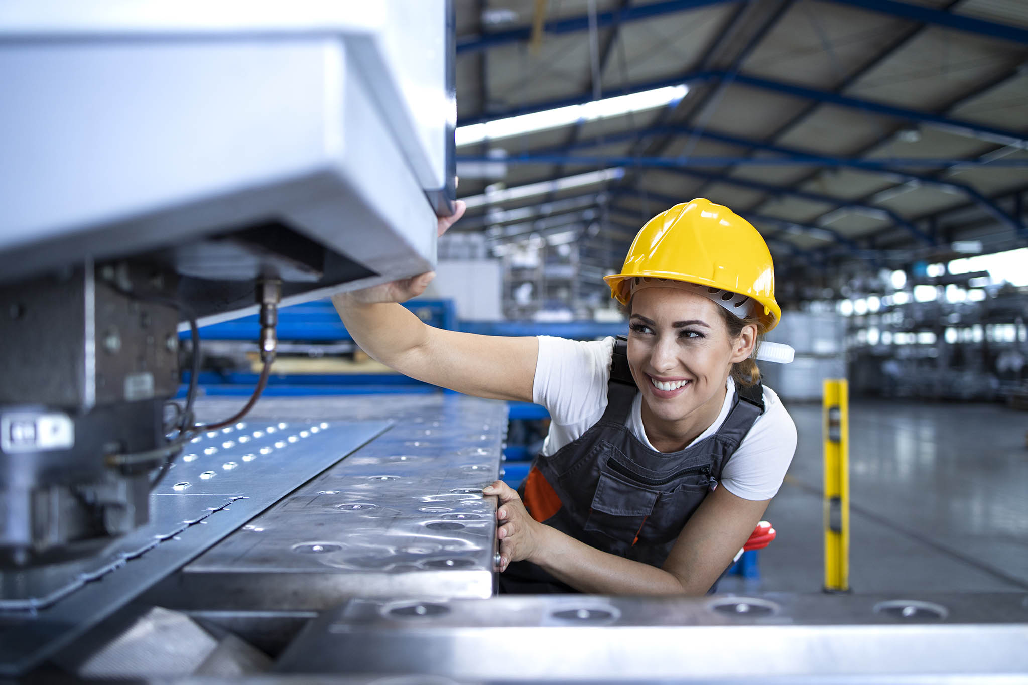 Women in Blue Collar Workforce in the UAE - Innovation UAE